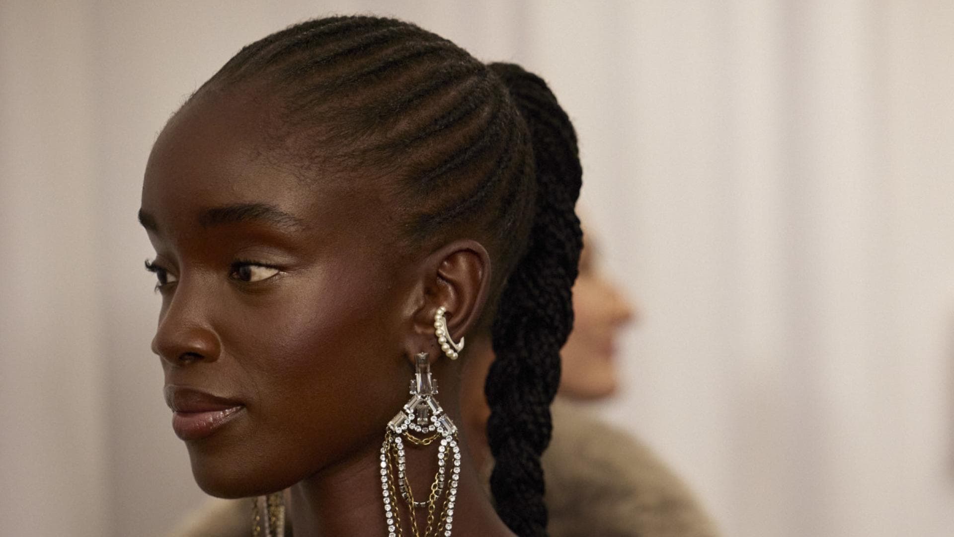 Beauty-Trend 2024: "Pearl Skin" ist das Ziel unserer Make-up-Routine