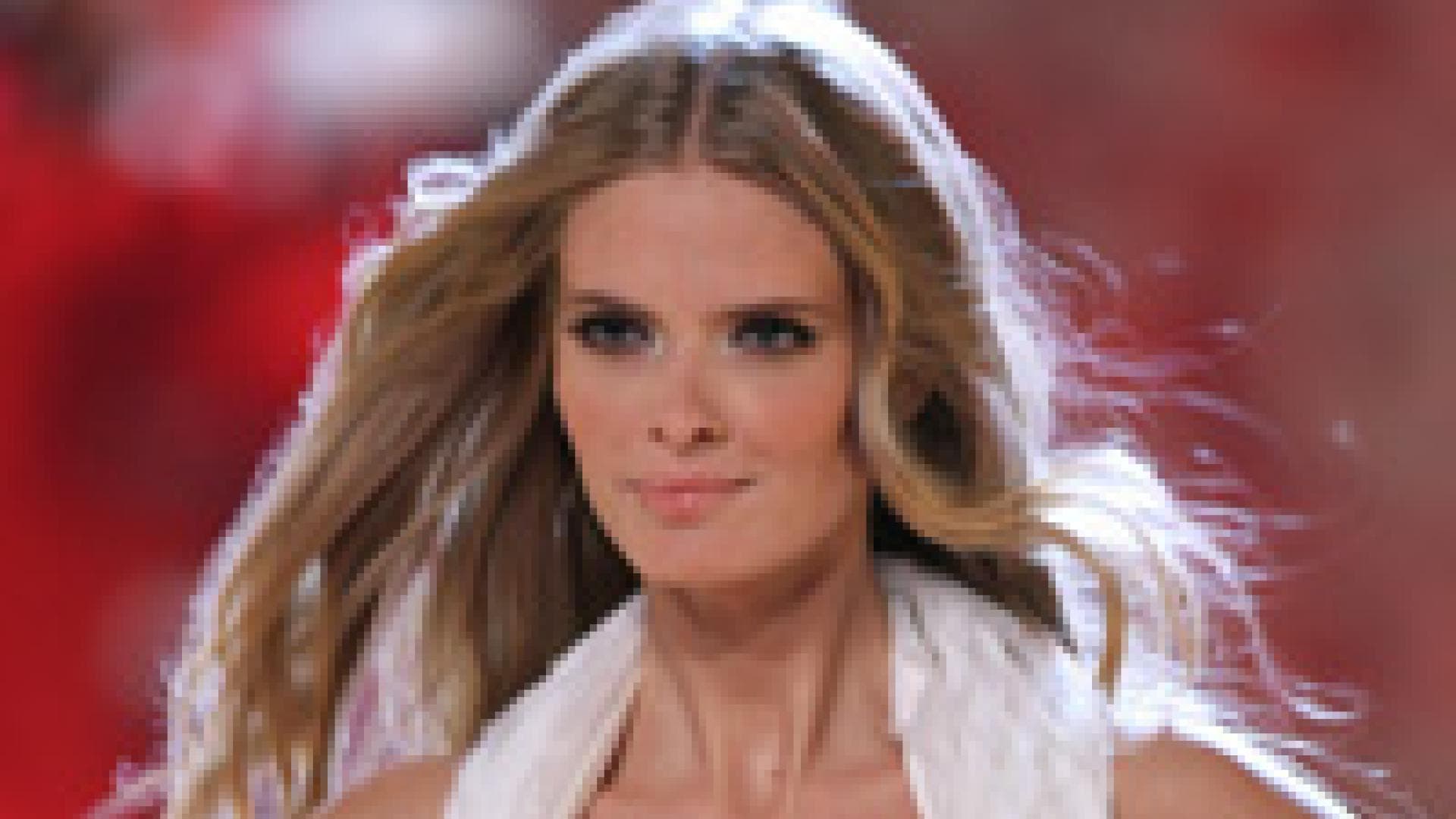 Julia Stegner: Sedcard des Topmodels Julia Stegner