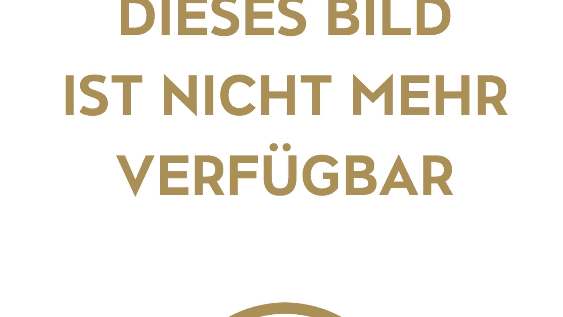 Nina, Eva Padberg und Anika im Schlamm