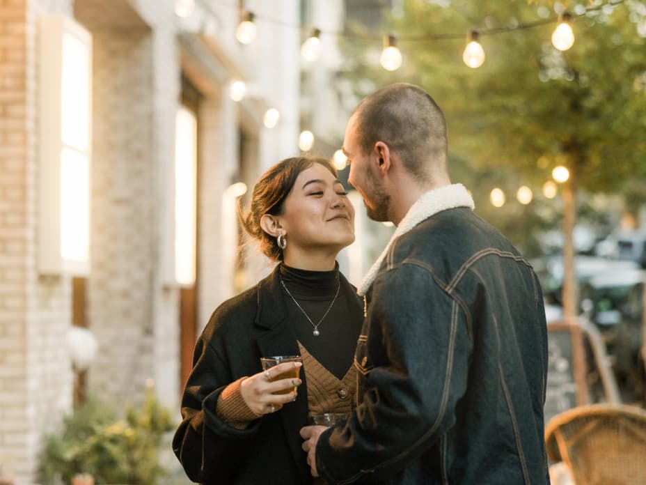 Das steckt hinter dem Trend "Delulu Dating"