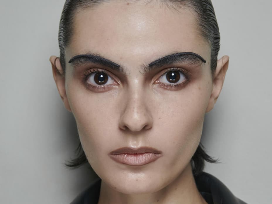 Beauty-Trend 2024: Das "Coffee Core Make-up" begleitet uns im Frühling