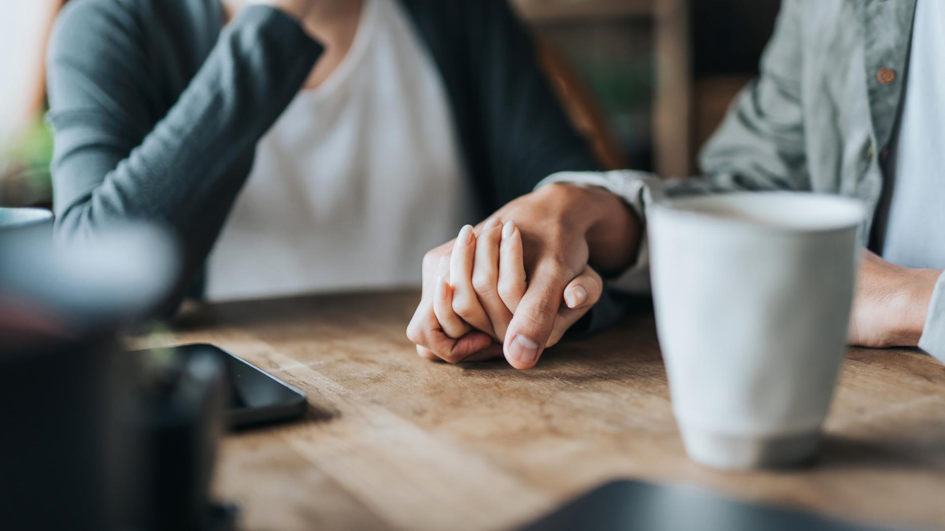 Bindungsstil: Die vier Arten und ihre Auswirkungen auf deine Beziehungen