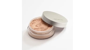 Puder Foundation: Das beste Make-up für einen schönen Teint