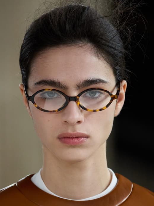 Schmale Brillen: Diese Modelle feiern ihr überraschendes Mode-Comeback