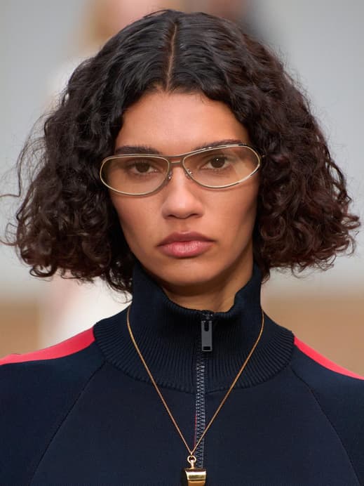 Schmale Brillen: Diese Modelle feiern ihr überraschendes Mode-Comeback