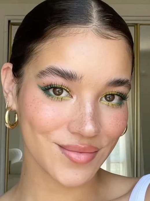 "Matcha Latte Make-up" kommt 2024 ganz groß raus – so geht's laut Expertin