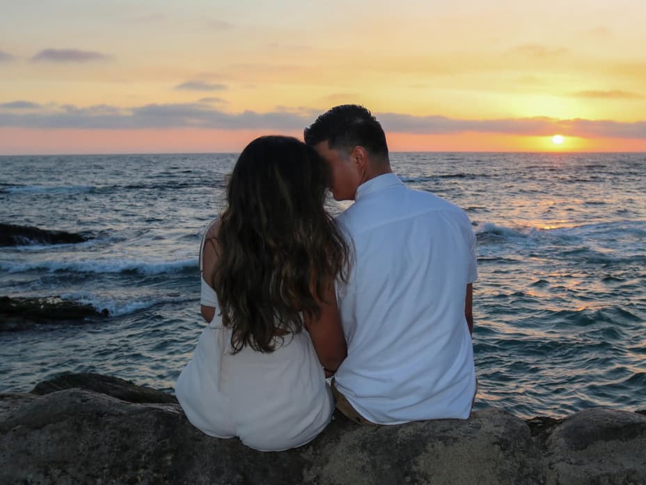 Urlaubsflirt: 3 Tipps für die Fernbeziehung danach