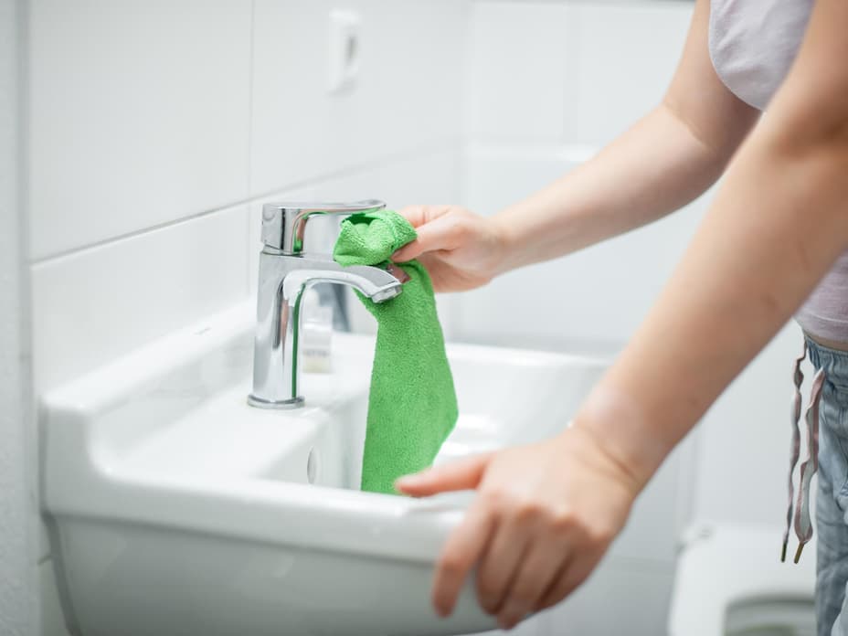 Haushalt: Bad putzen mit Muscheln - Darum hilft der Trick gegen ...