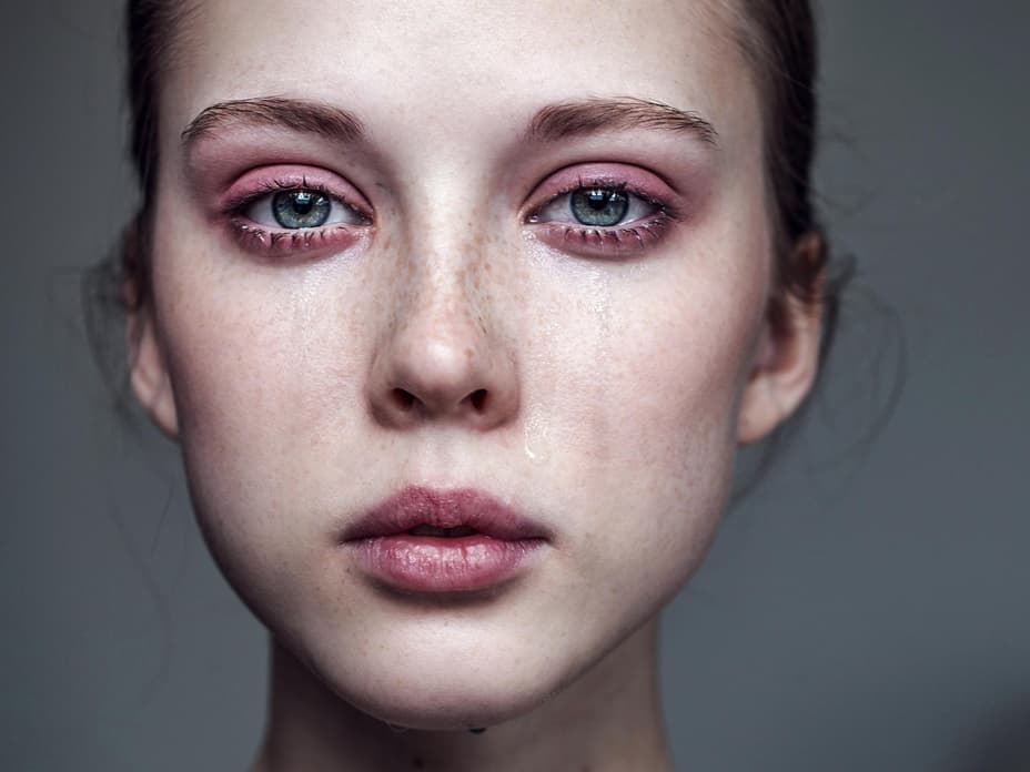 Beauty-Trend 2022: ""Crying Make-up" soll dich verheult aussehen lassen