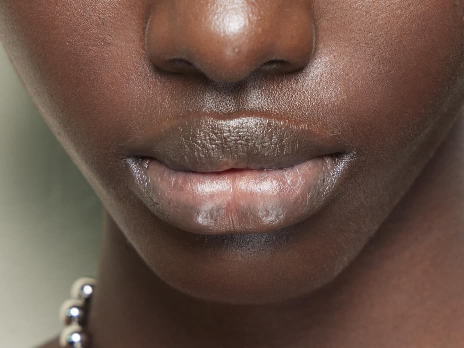 Beauty-Trend 2023: "Vinyl Lips" sorgen für weiche und volle Lippen