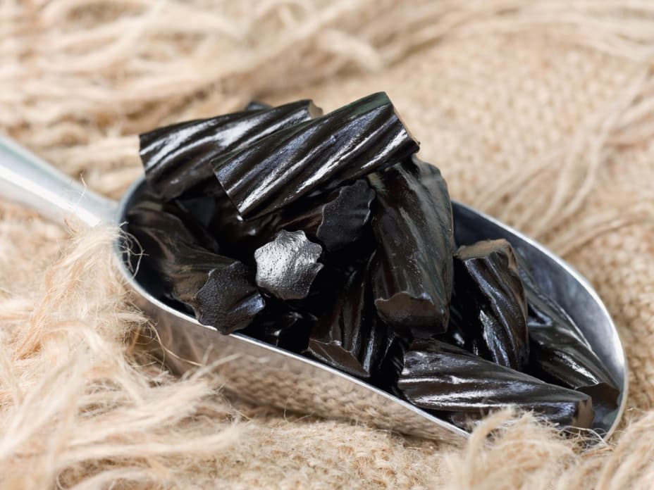 Lakritzschnaps: Rezept zum Selbermachen mit zwei Zutaten