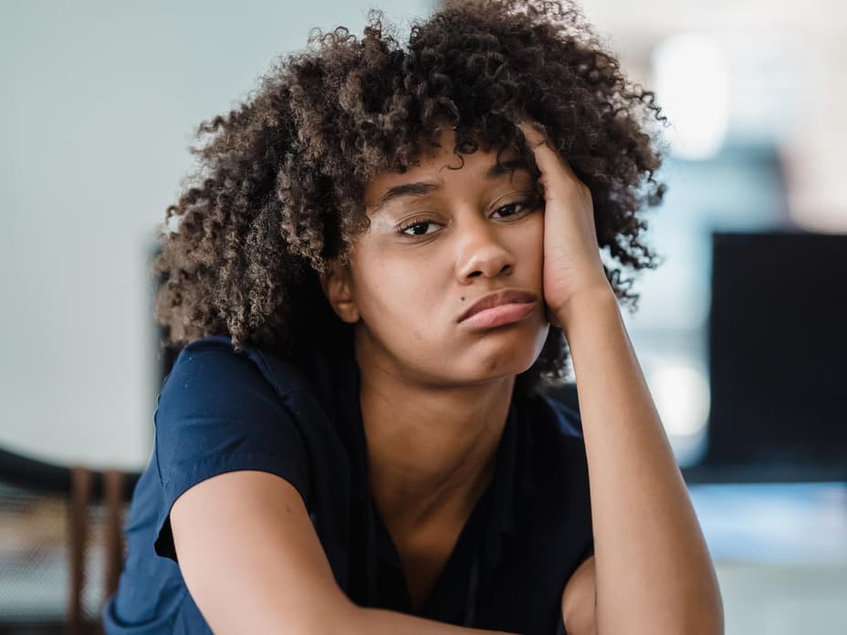 Durch diese 5 Eigenschaften wirkst du langweilig auf andere