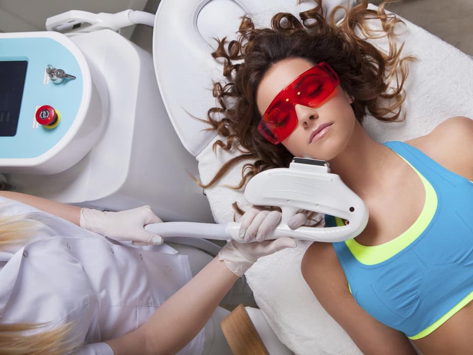 Narben lasern lassen: Infos zu Techniken und Kosten