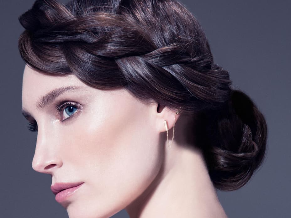 Haare flechten: Anleitungen für Haarkränze & Co.