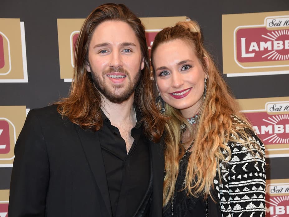 Gil Ofarim Freundin Fotos | Gil Ofarim: Wird der Hochzeits-Mittelfinger ...