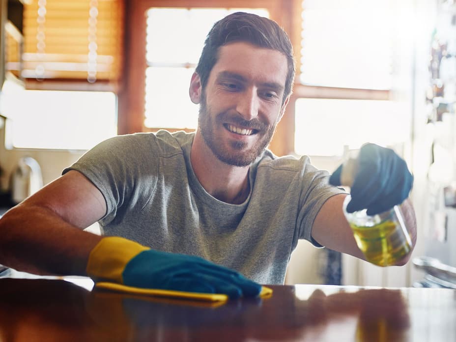 Laut Studie: Männer, die putzen, sterben früher