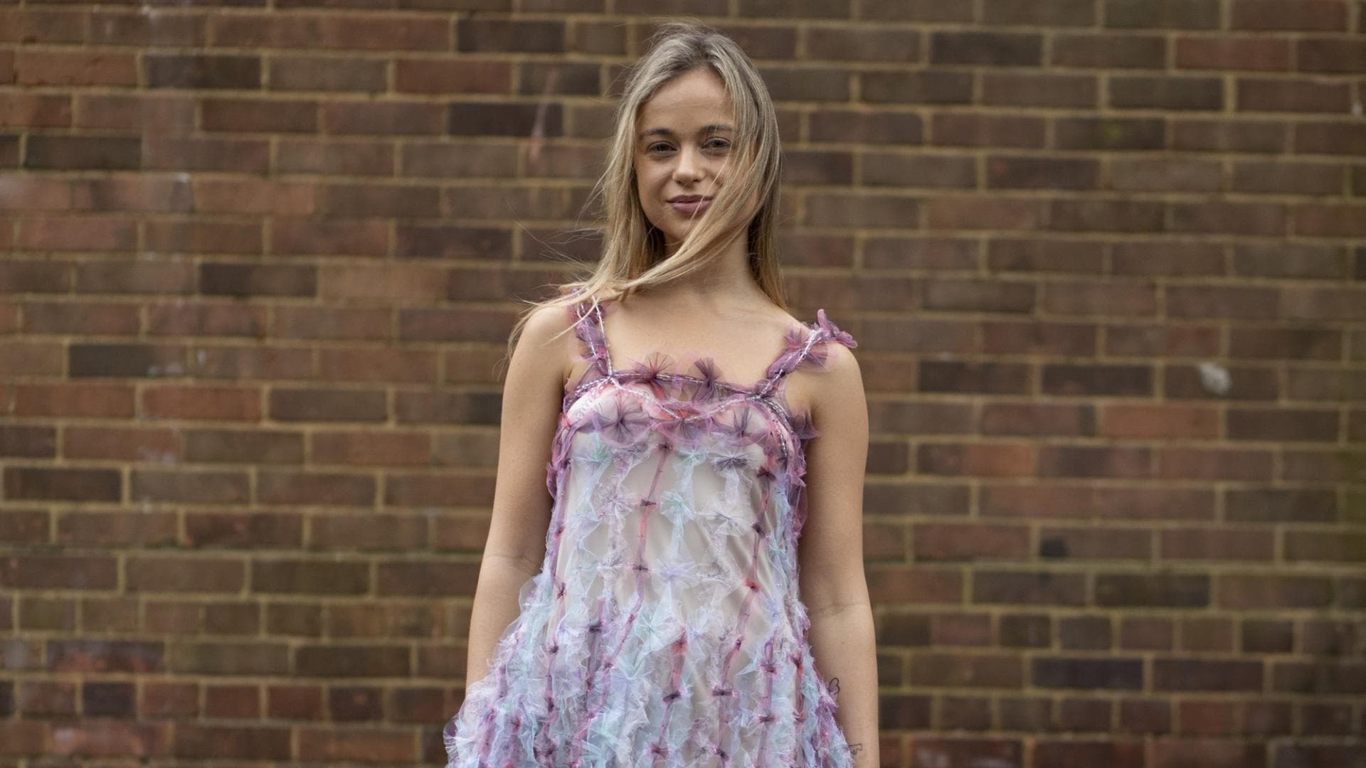 3 Kleider, die modebewusste Frauen im Sommer 2023 ausschließlich tragen