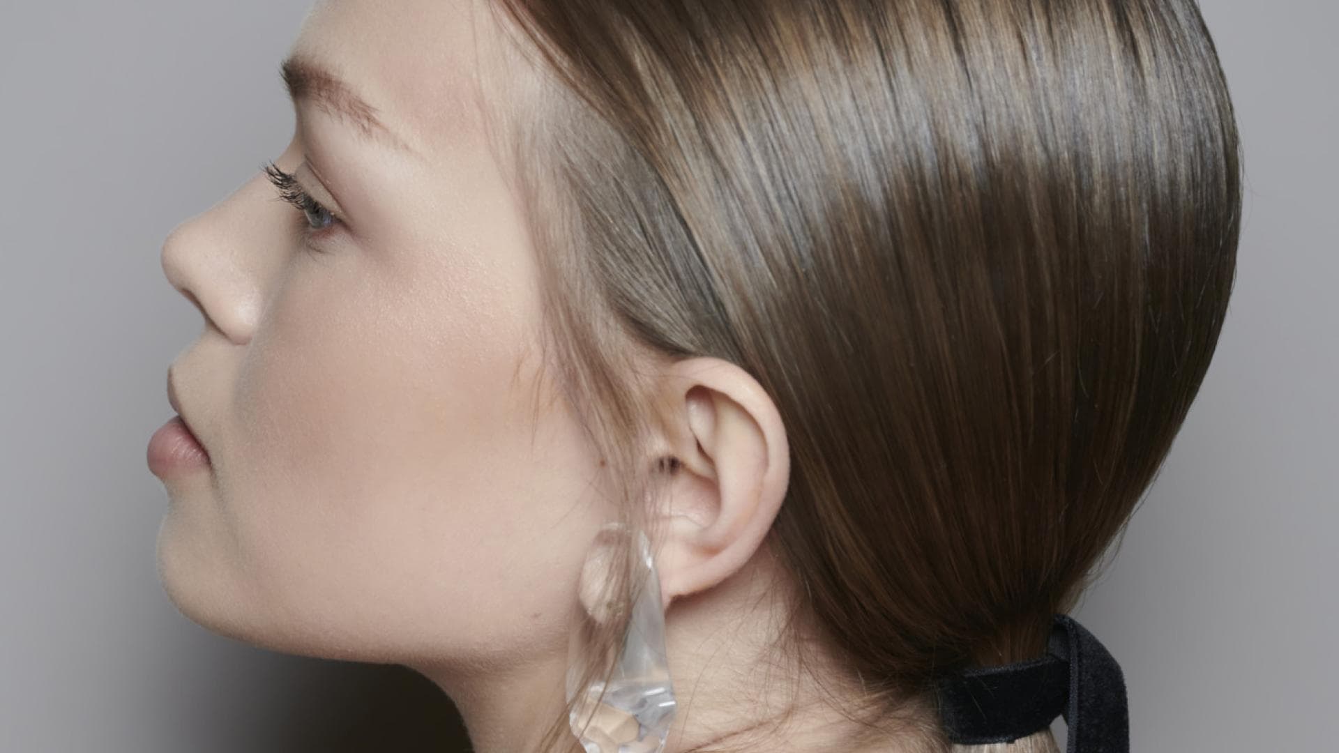 Der "Satin Ponytail" ist die eleganteste Art, einen Zopf zu tragen