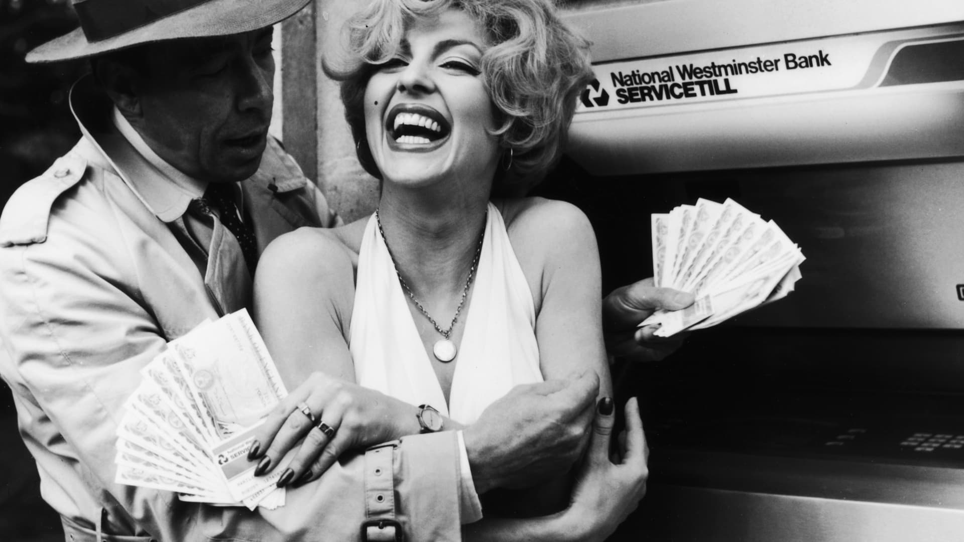 Dieses Sternzeichen ist der größte Sparfuchs