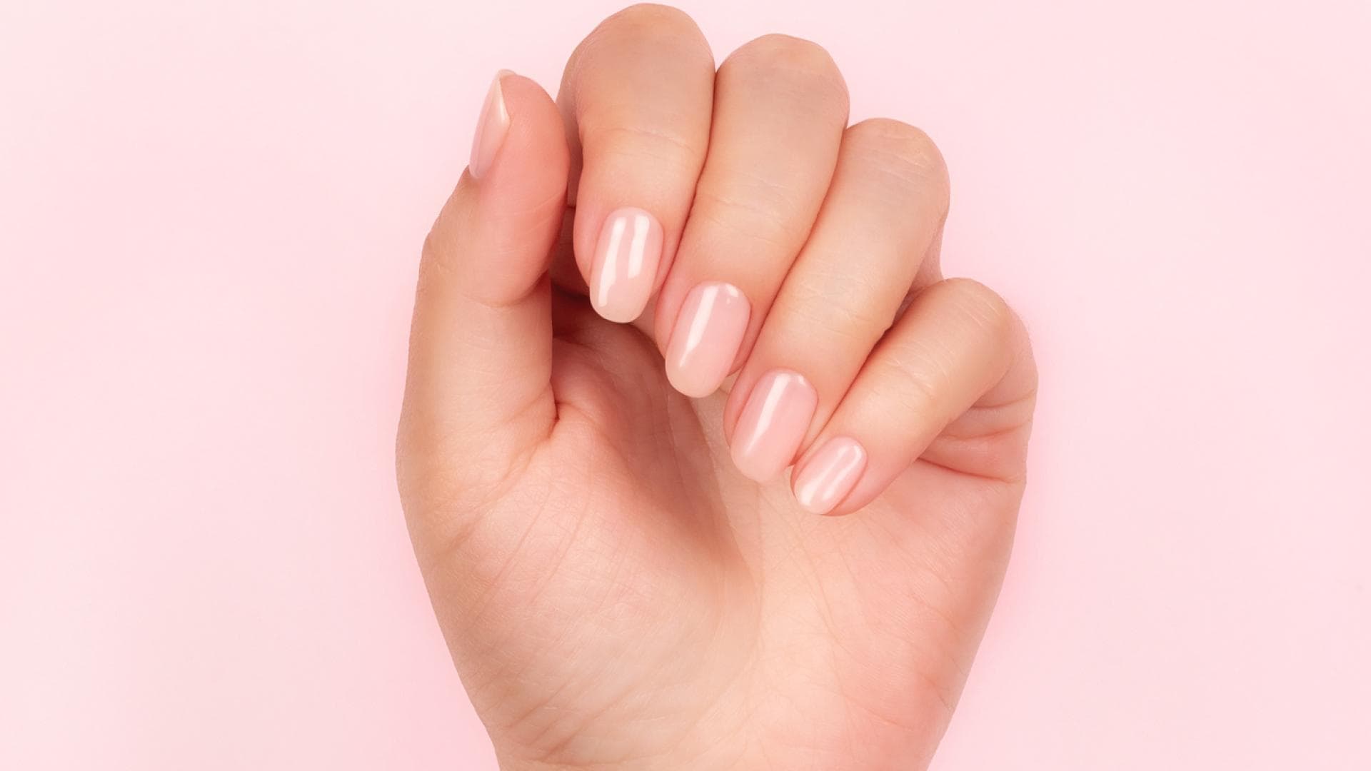 Die "Granny Nails" lassen deine Fingernägel total edel wirken