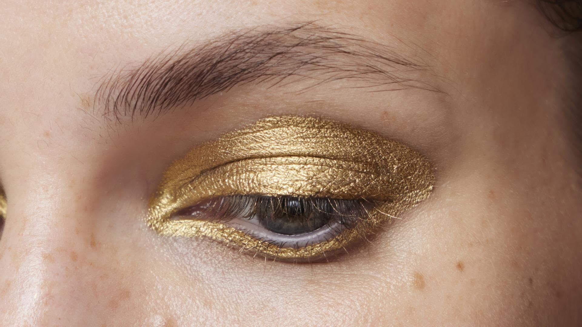 Make-up-Trend Weihnachten: Goldener Lidschatten wird an Weihnachten so ...
