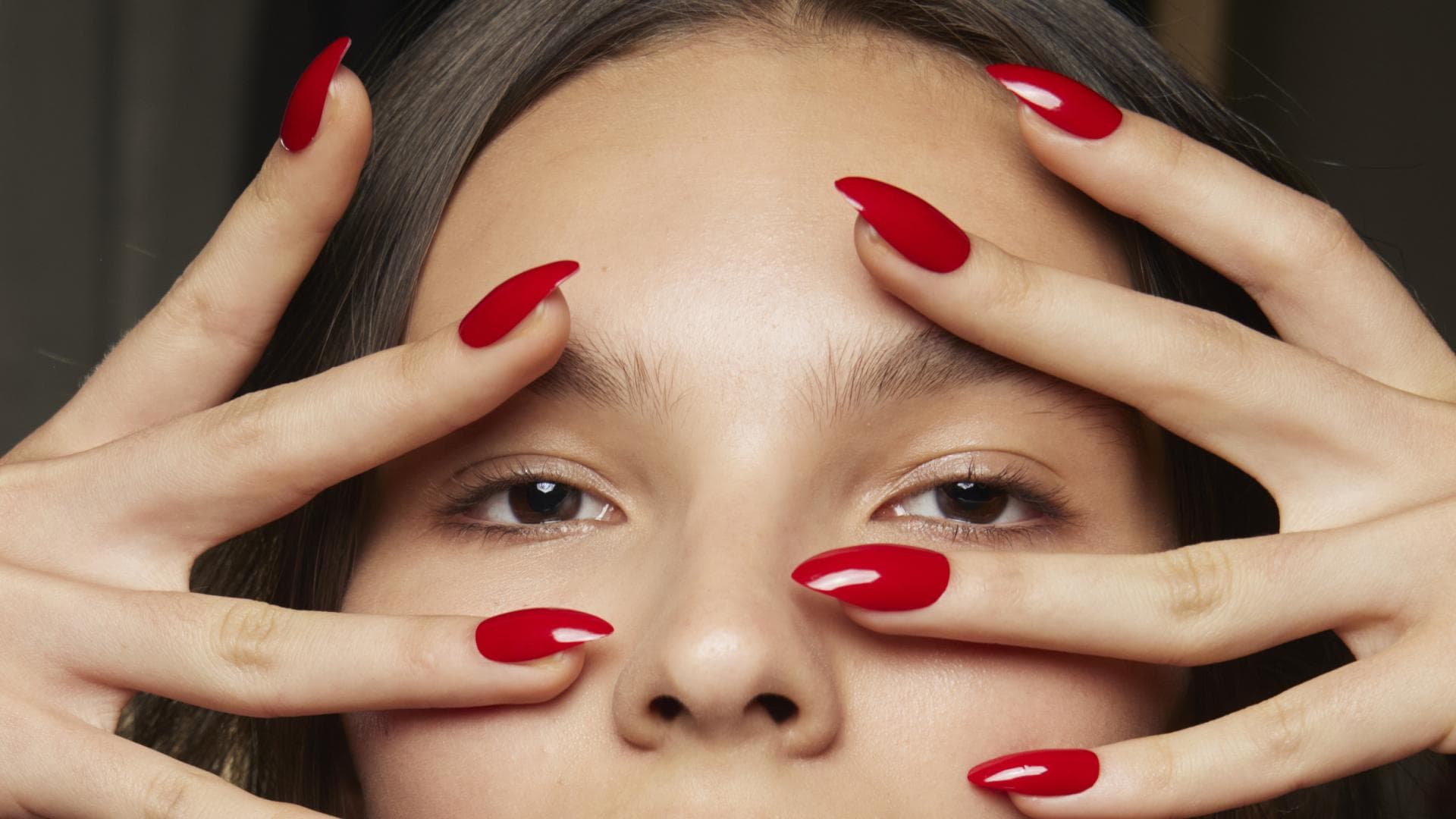 Nagel-Trends: Unsere Nails tragen wir jetzt in "Vampy Red"