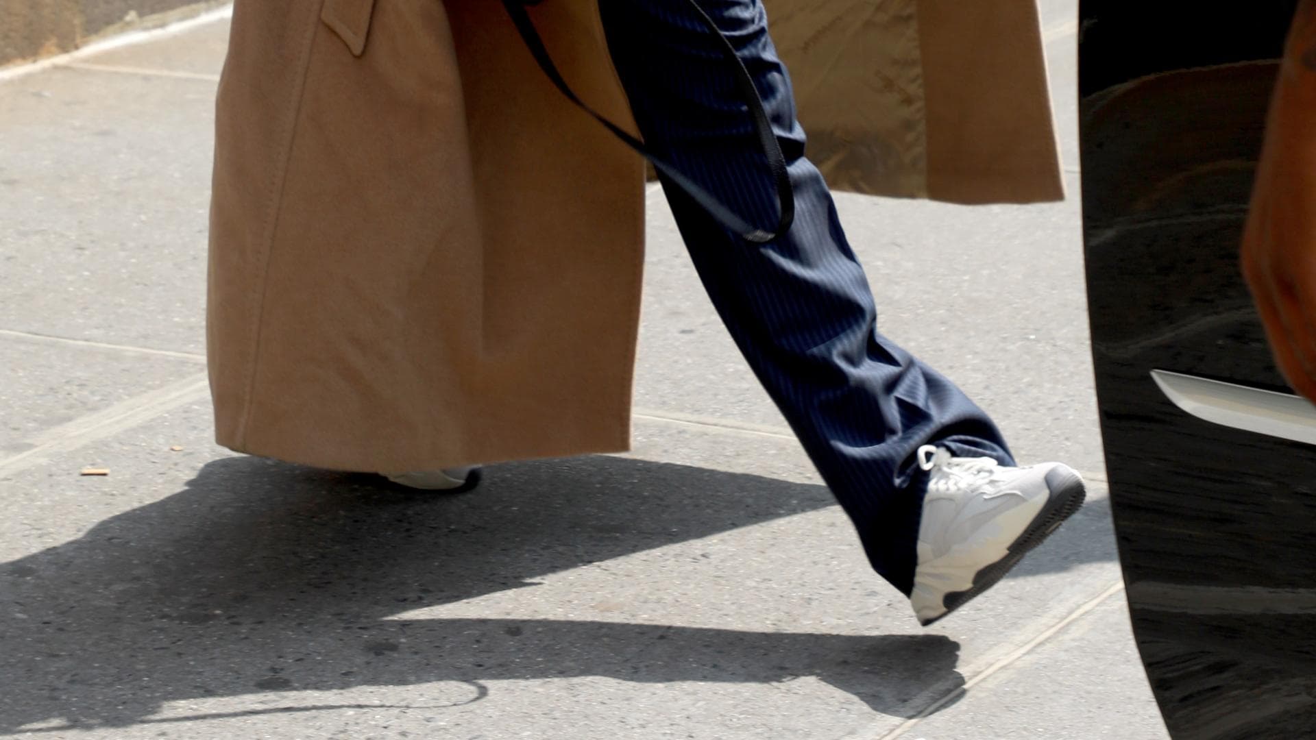 Sommer-Trend 2023: Hailey Bieber trägt im den coolsten Sneaker von New ...